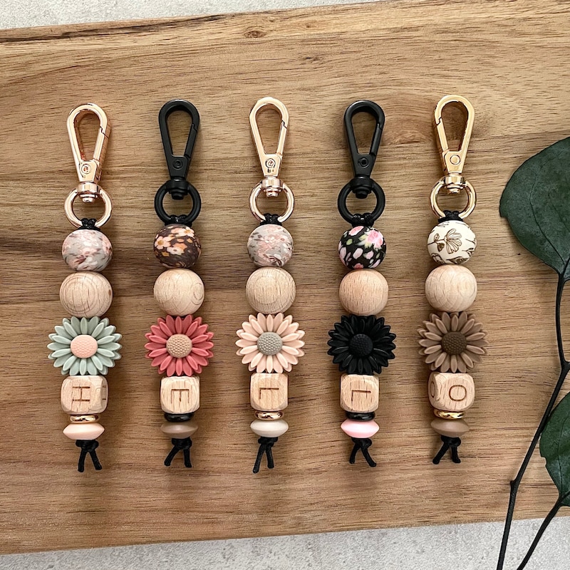 Daisy Keychain - Etsy