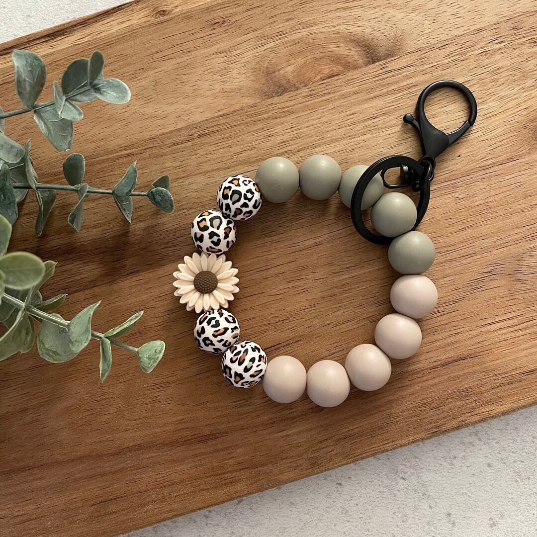 Wristlets Silicone Beaded Daisy Leopard Bracelet Keychains Mama Boho ...