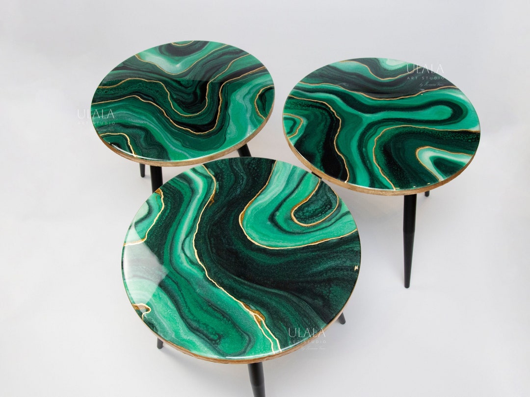 Table basse vert malachite, table basse en résine, table basse en or ...