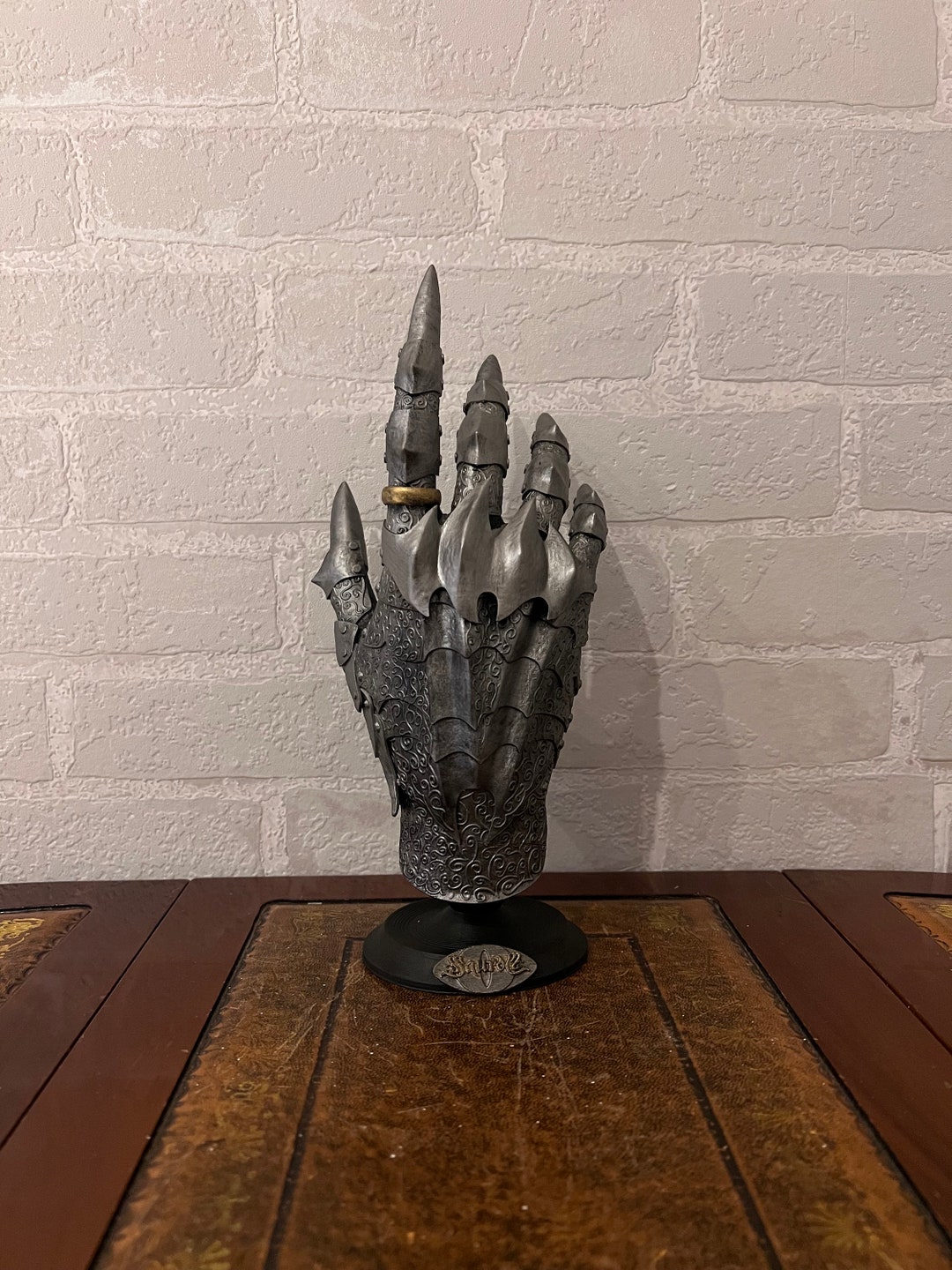 Hand of Sauron Sauron's Glove Sauron's Gauntlet Lord of the Rings Lotr ...
