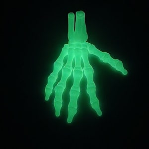 3D Printed Articulating Skeleton Hand: Halloween Decor Fidget Toy - Etsy