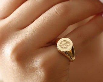 Solid Gold Tiny Signet Ring - Etsy