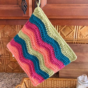 CROCHET POTHOLDER PATTERN - Making Waves Potholder Pdf | Wavy Ripple ...