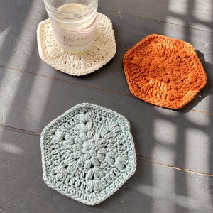 CROCHET COASTER PATTERN - Flower Power Coaster | Hexagon Puff Stitch ...