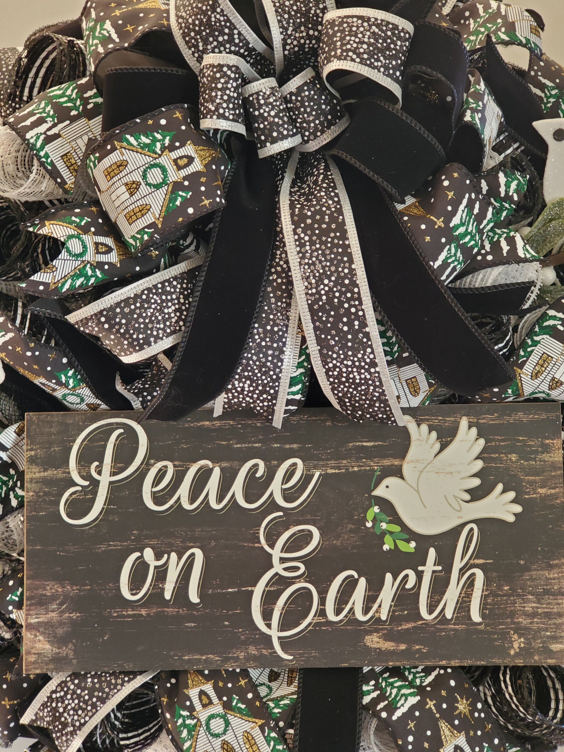 Christmas Wreath, Dove Peace on Earth Wreath, Winter Holiday Wreath ...