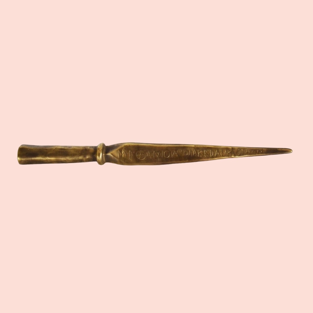 Sauroter Spear-foot - Paper Cutter - the Rear of the Ancient Greek ...