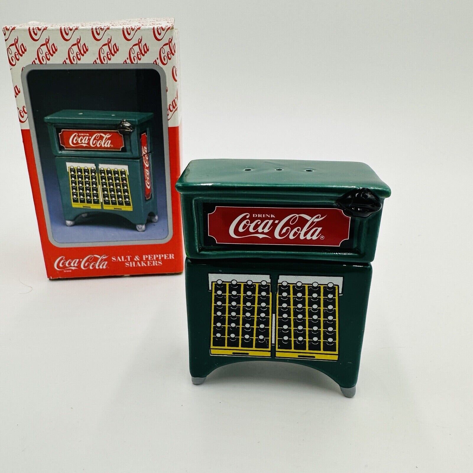 Coca-cola Salt & Pepper Shaker Vending Machine Ceramic Vintage - Etsy