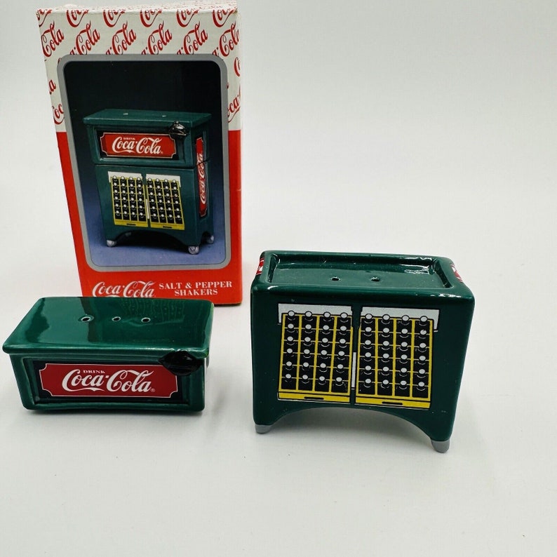 Coca-cola Salt & Pepper Shaker Vending Machine Ceramic Vintage - Etsy