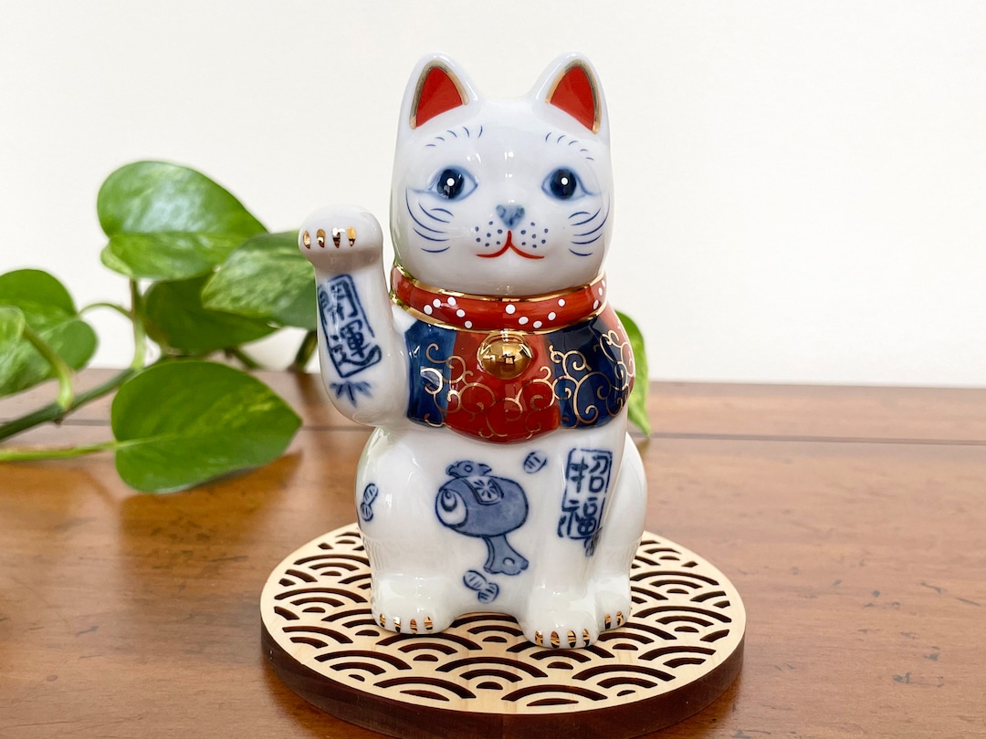 Japanese Lucky Cat Statue Maneki Neko, Beckoning Waving Cat for ...