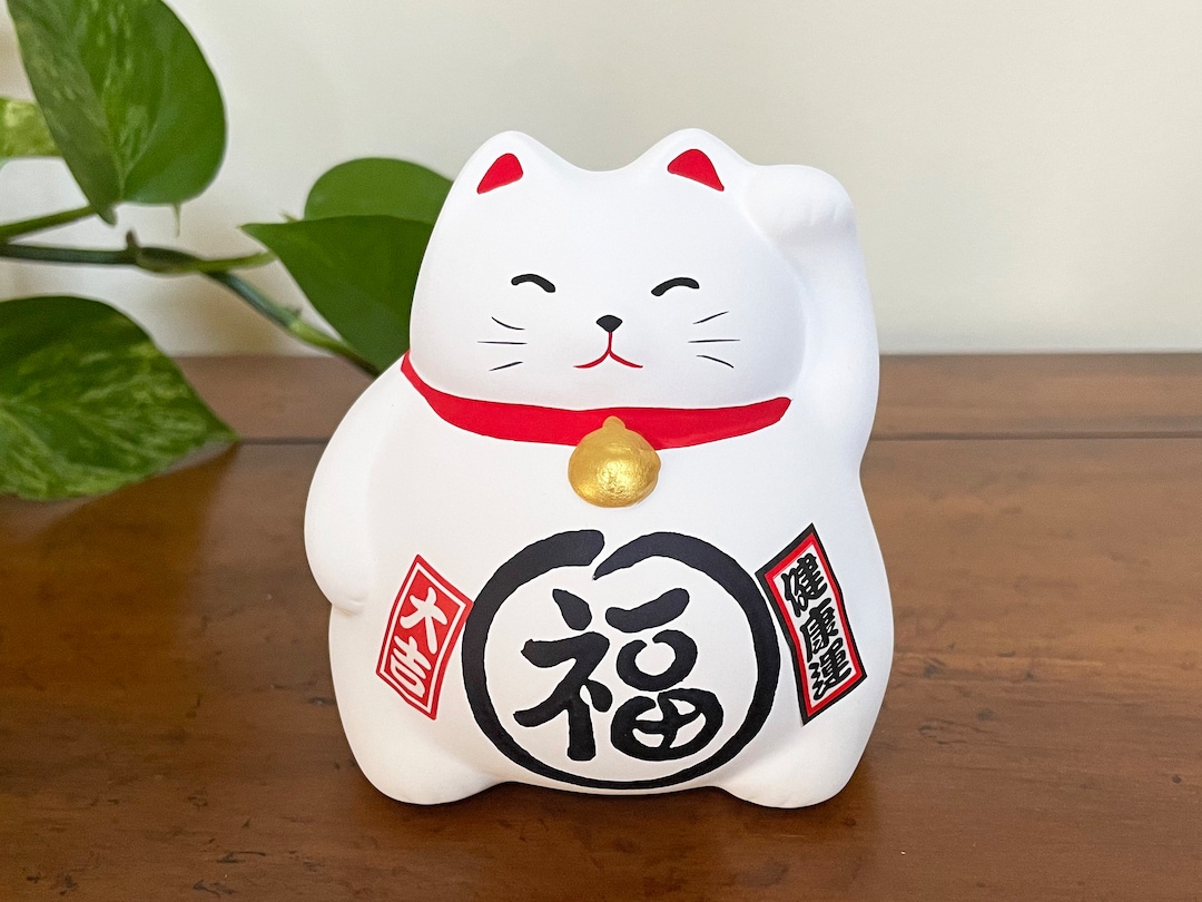White Japanese Lucky Cat Statue Maneki Neko, Beckoning Waving Cat for ...