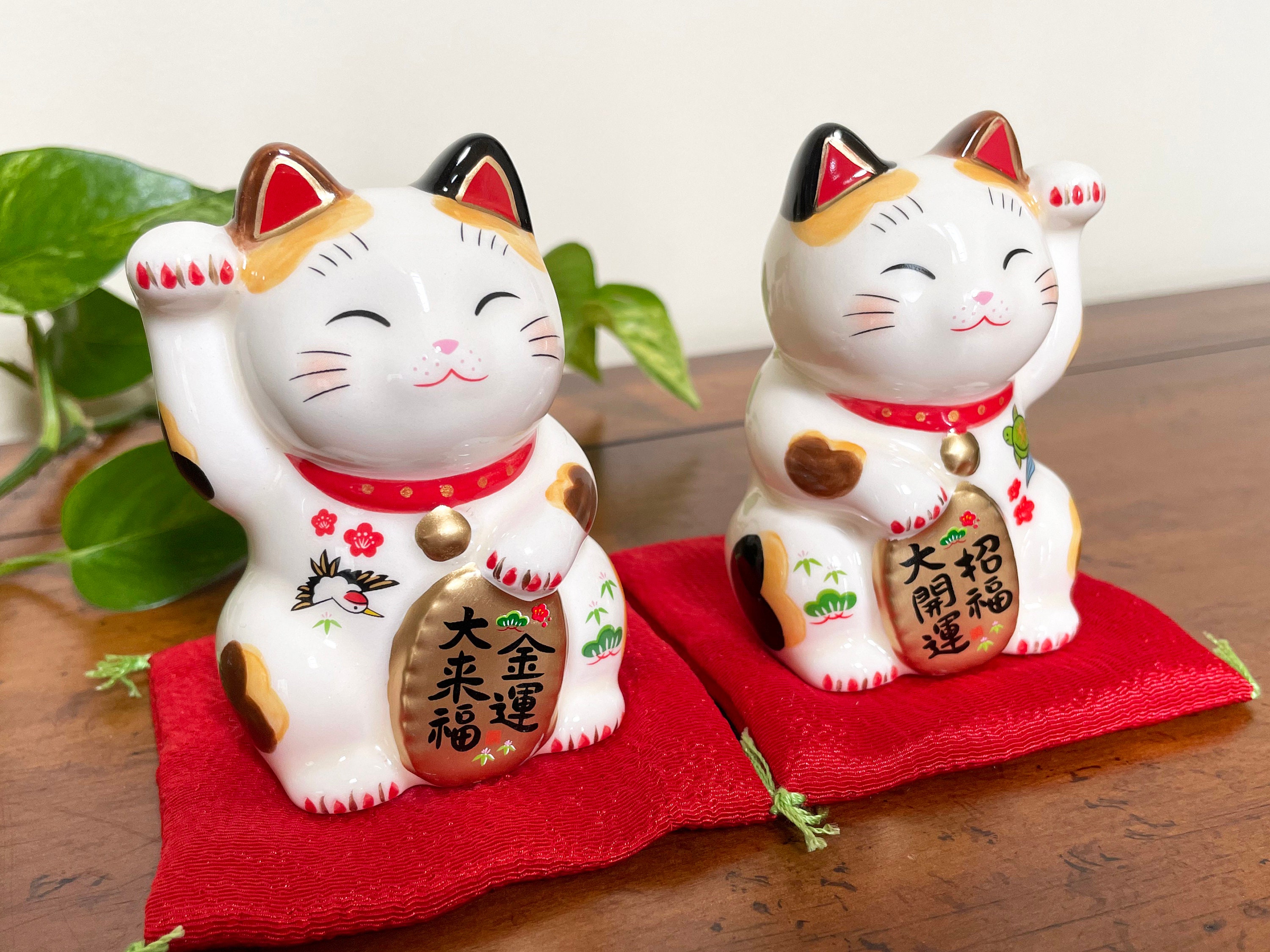 Japanese Lucky Cat Statue: Maneki Neko, Good Fortune Figurine - Etsy