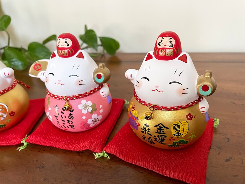 Japanese Lucky Cat Figurine, Maneki Neko Statue, Beckoning Waving Cat ...