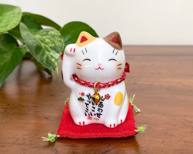 Japanese Lucky Cat Statue Maneki Neko, Beckoning Waving Cat for ...