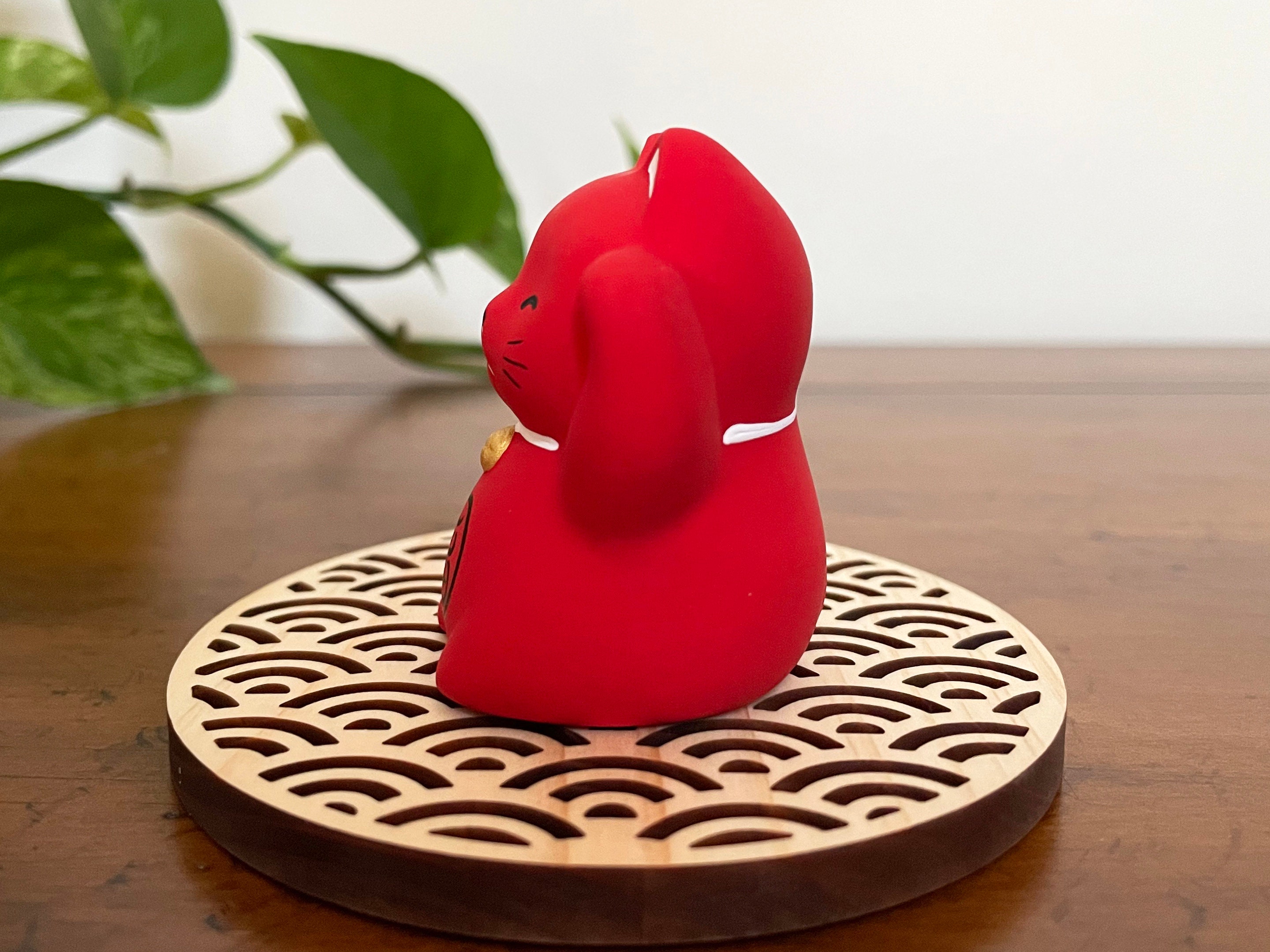 Red Japanese Lucky Cat Statue, Maneki Neko, Beckoning Waving Cat for ...