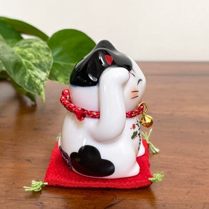 Japanese Lucky Cat Statue Maneki Neko, Beckoning Waving Cat for ...