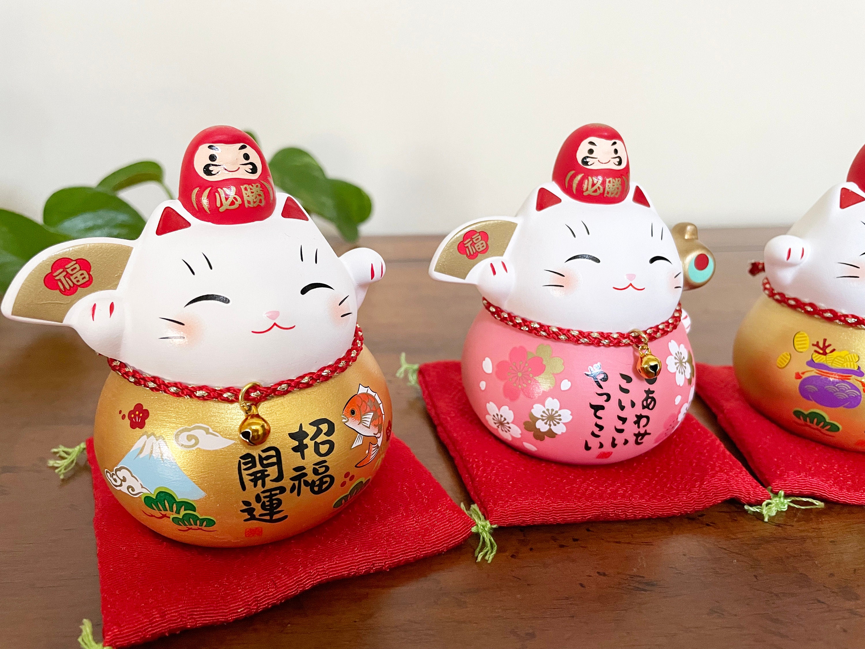 Japanese Lucky Cat Figurine, Maneki Neko Statue, Beckoning Waving Cat ...