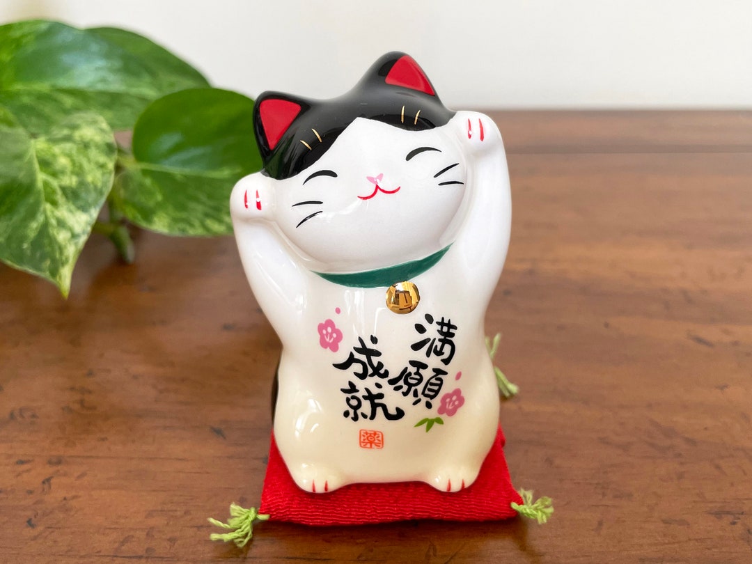 Japanese Lucky Cat Statue Maneki Neko, Beckoning Waving Cat for ...