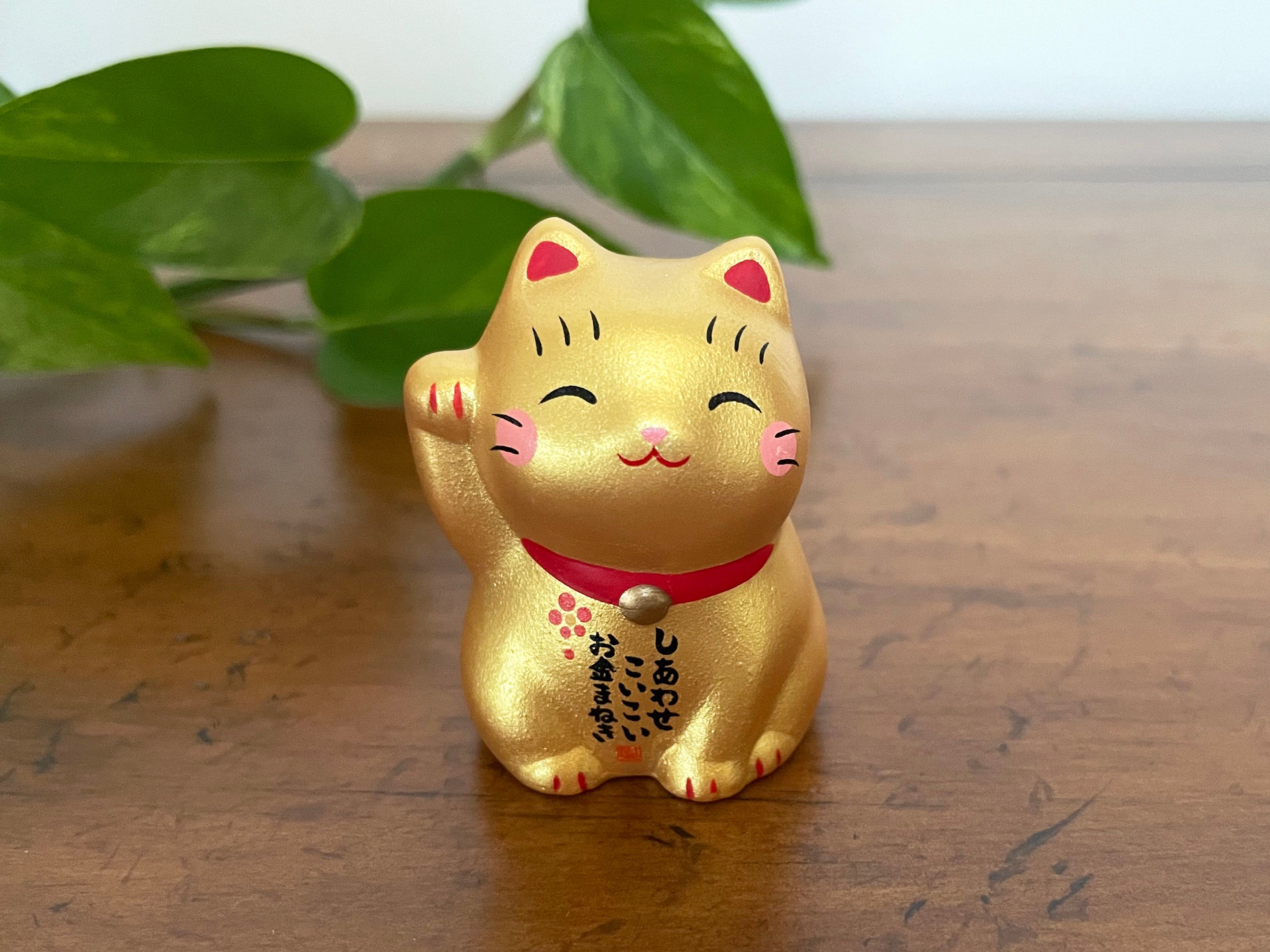 Japanese Lucky Cat Statue, Maneki Neko, Beckoning Waving Cat for ...