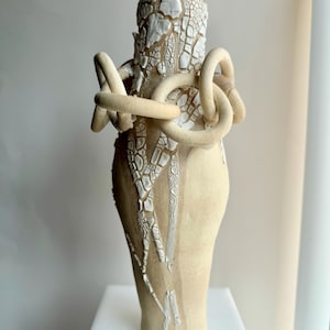 Asymmetric Ceramic Chain Vase, Handmade Vase, Sculptural Modern Chain ...