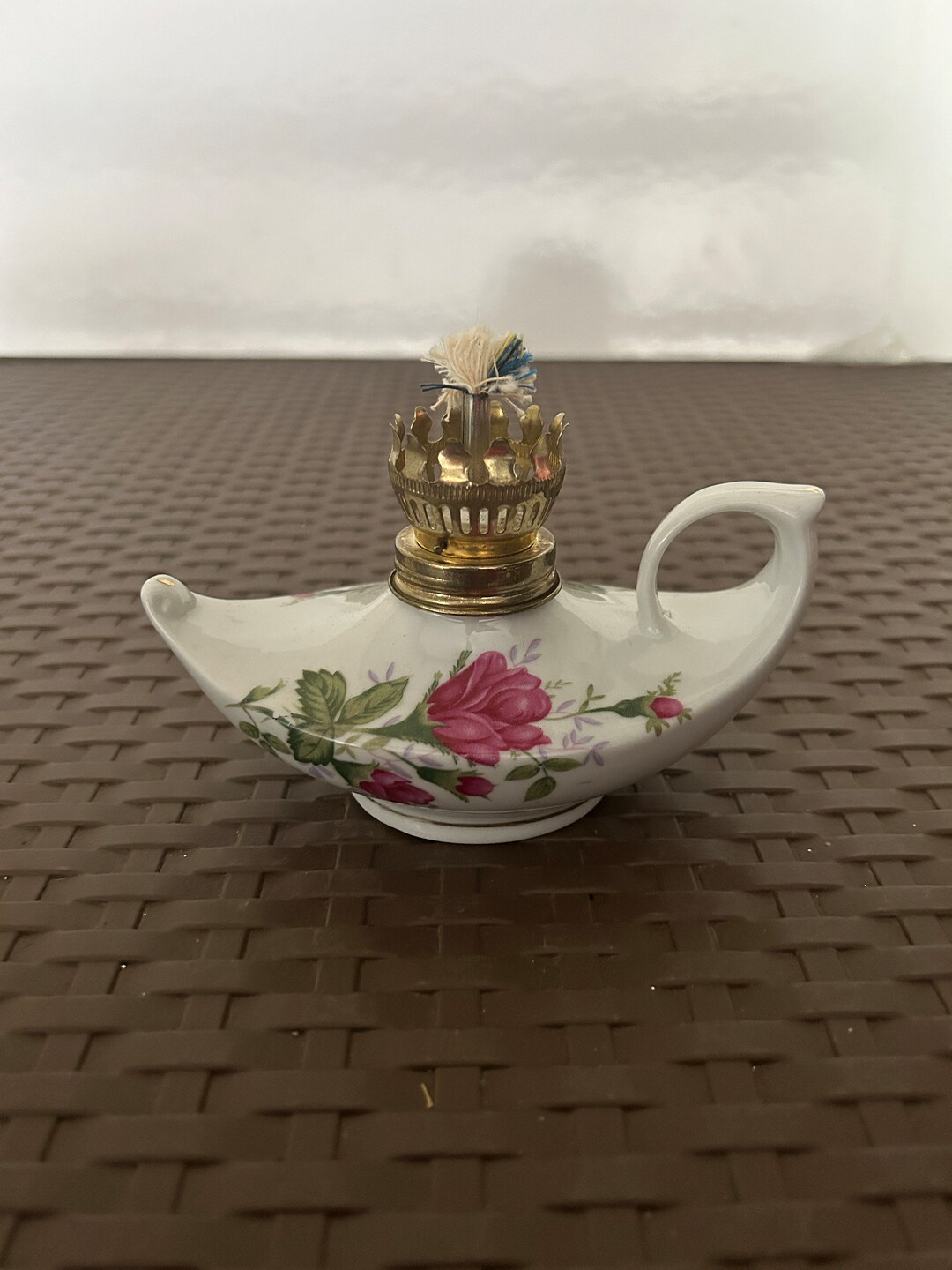Vintage Porcelain Victorian Style Oil Lamp With Pink Red Roses Aladdin ...