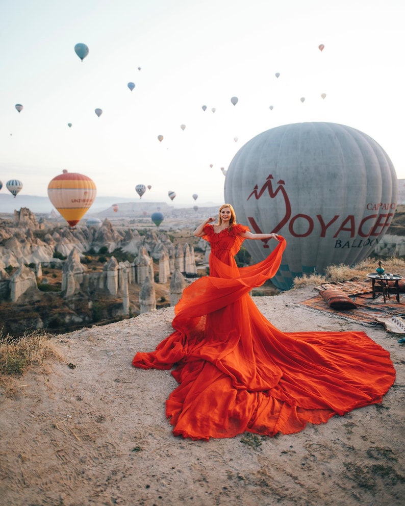 Flying Dress for Photoshoot Flowy Engagement Dress Long - Etsy