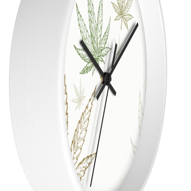 Stoner Wall Decor: Wooden Round Clock With Cannabis Leaves - Perfect ...