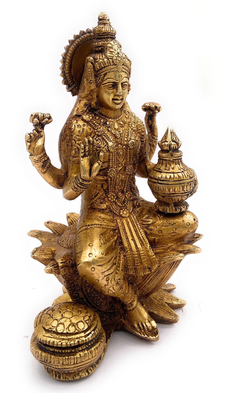 Bhunes Brass Goddess Laxmi Idol, Lakshmi Statue Sitting on Lotus, Maha ...