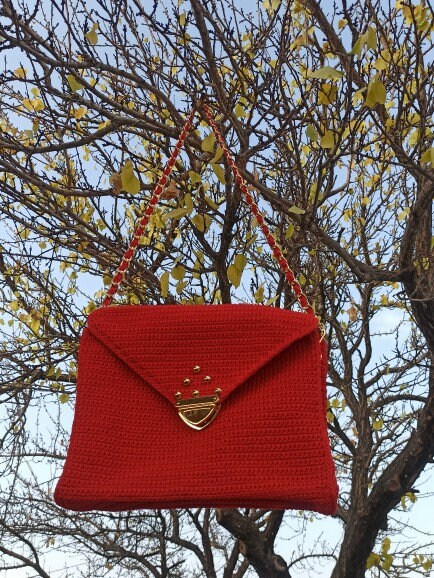 Bag With Golden Chain Shoulder Bag Made With Macrame Rope Luxury Red ...