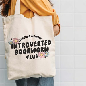 Introverted Bookworm Club SVG PNG Cute Bookish Design for T-shirts ...