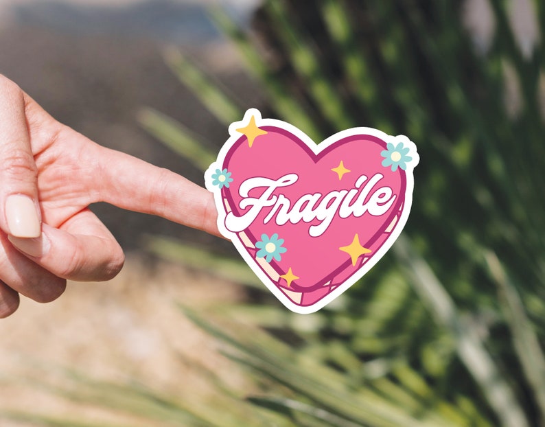 Fragile Heart SVG PNG: Retro Valentine's Day Design (digital Download ...