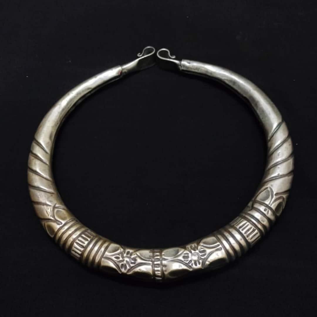 Ancient Hansuli Necklace in Silver Plated Brass Metal Tharu Himalayan ...