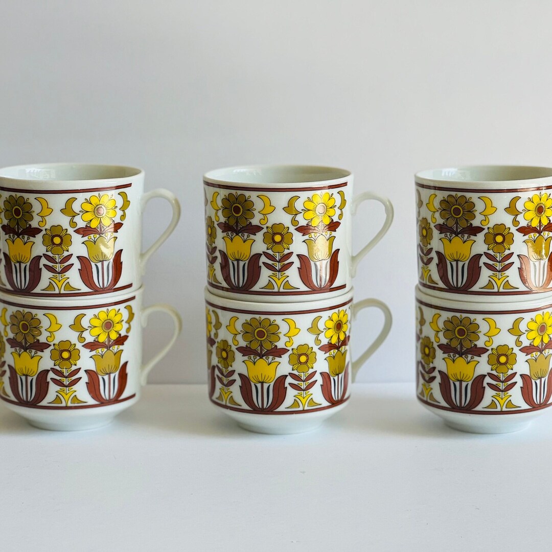 Retro Coffee Mugs Tea Cups 1970s Mod Floral Pattern Made in - Etsy
