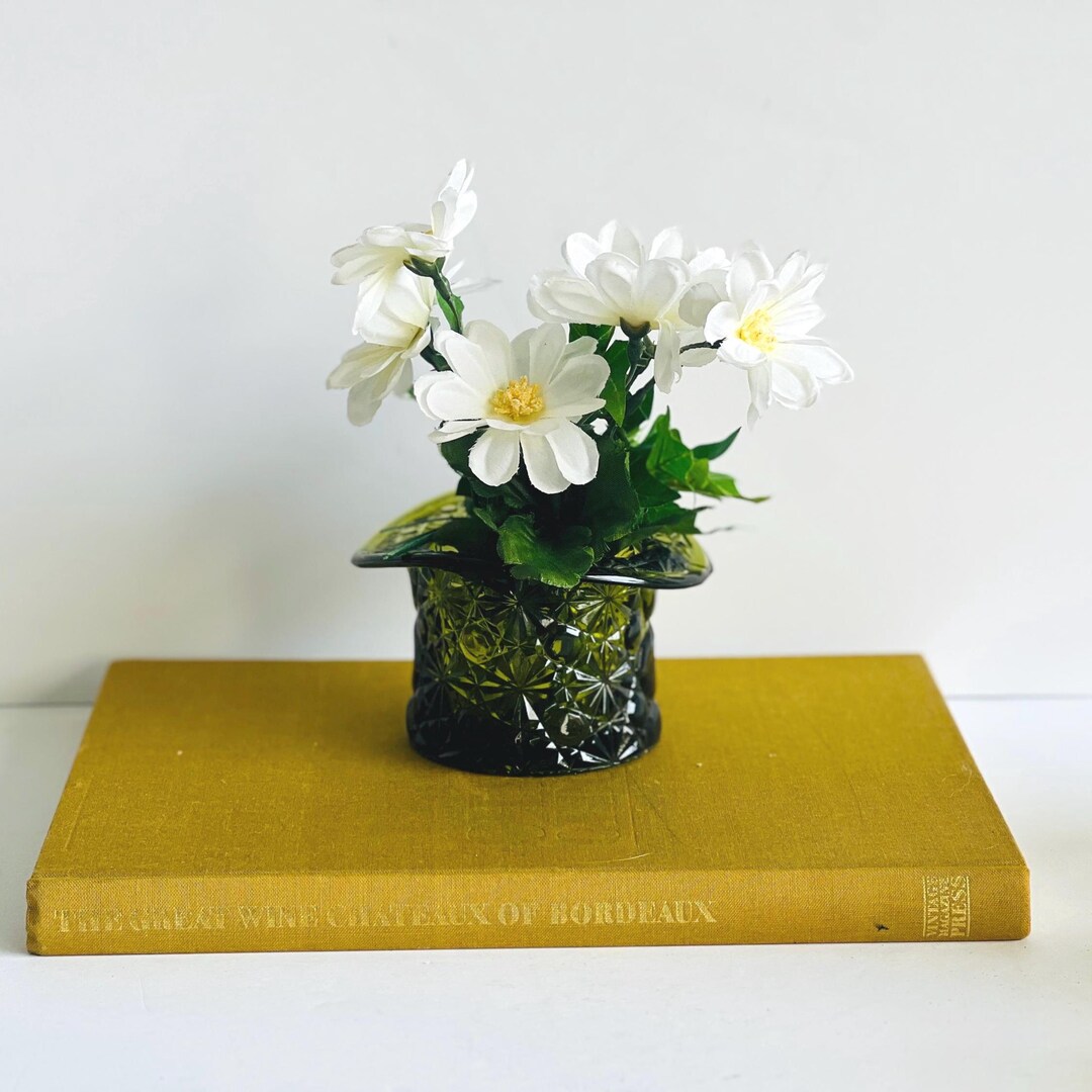Fenton Green Daisy and Button Top Hat Vase - Etsy
