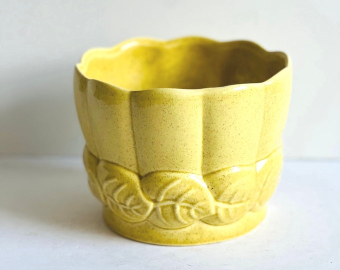 Vintage Red Wing Pottery Yellow Planter Vase - Etsy