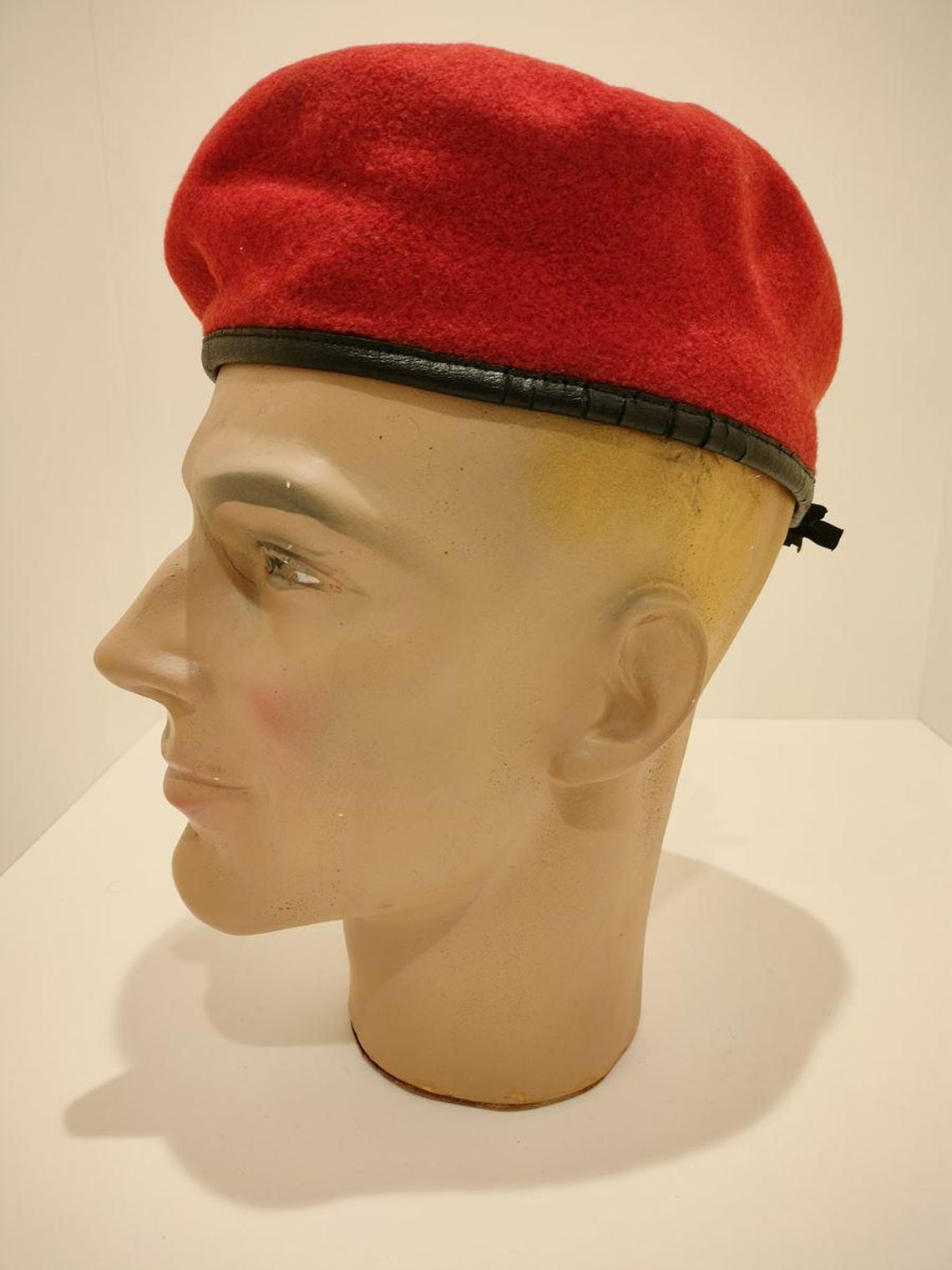 Austrian Military Red Beret • Austrian Army Beret • SLAMA Vienna in ...