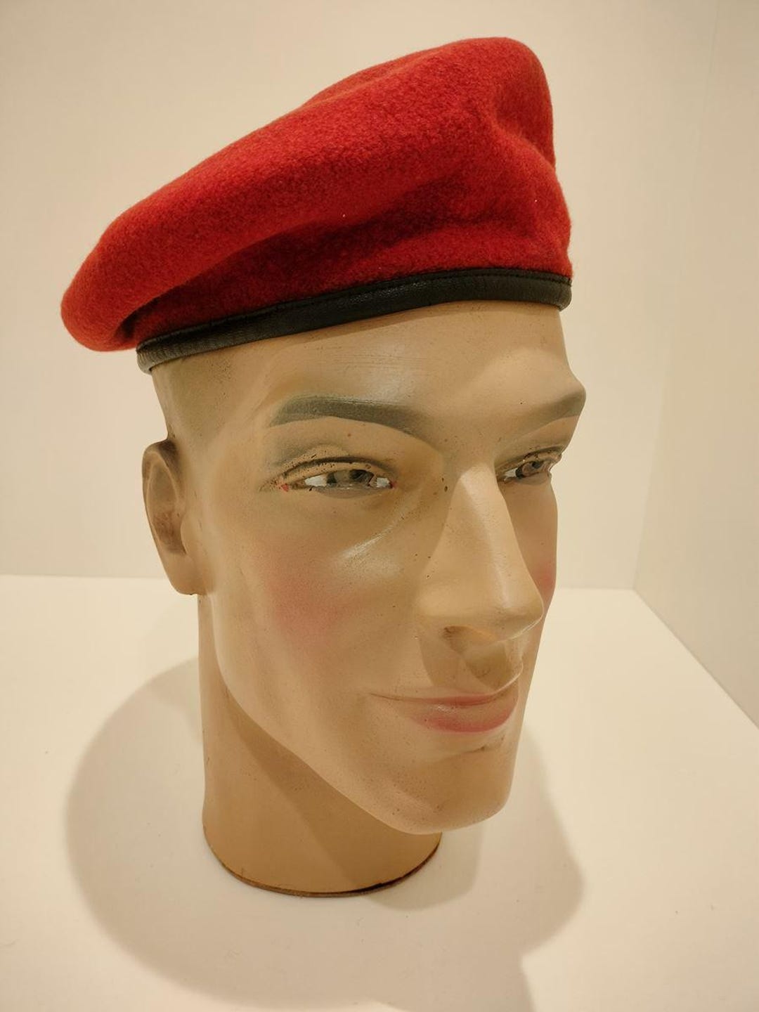 Austrian Military Red Beret • Austrian Army Beret • SLAMA Vienna in ...