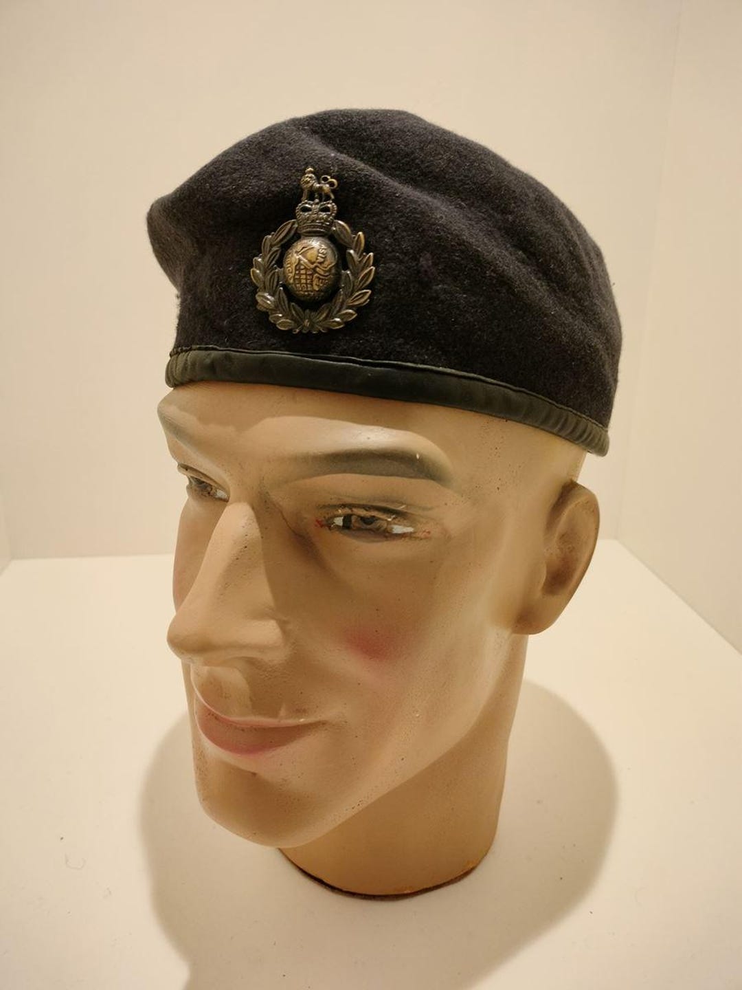 Vintage British Black Military Beret With RAOC Insignia – Royal Army ...