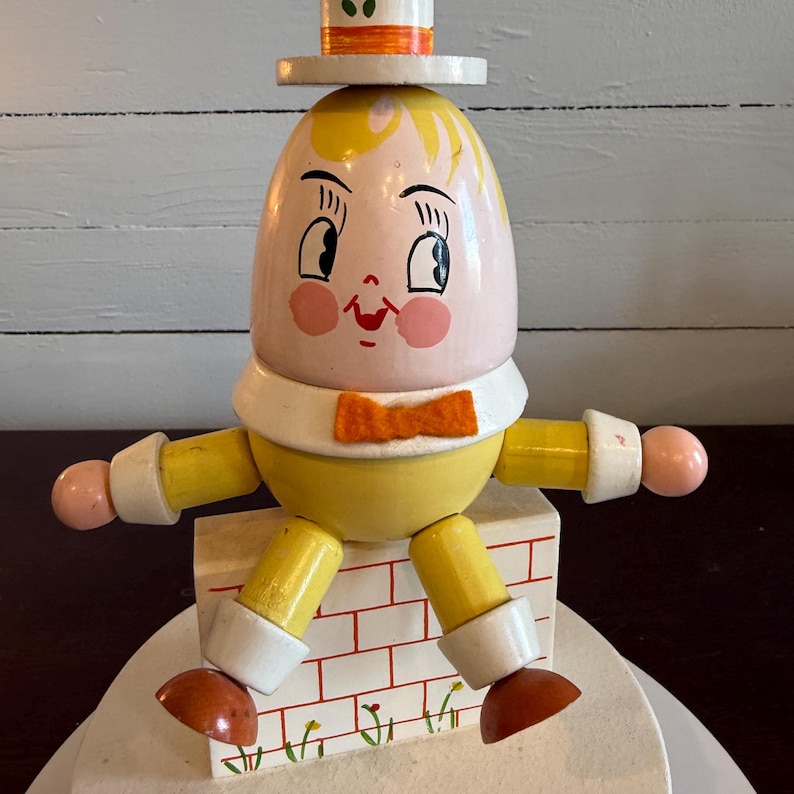 Humpty Dumpty Bedside Nursery Lamp - 1978 - Etsy