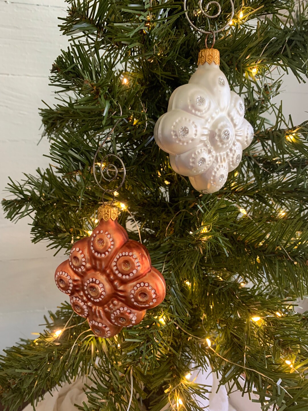 Calik’s Artistry Glass Christmas Ornaments - Bronze and White - Set of ...