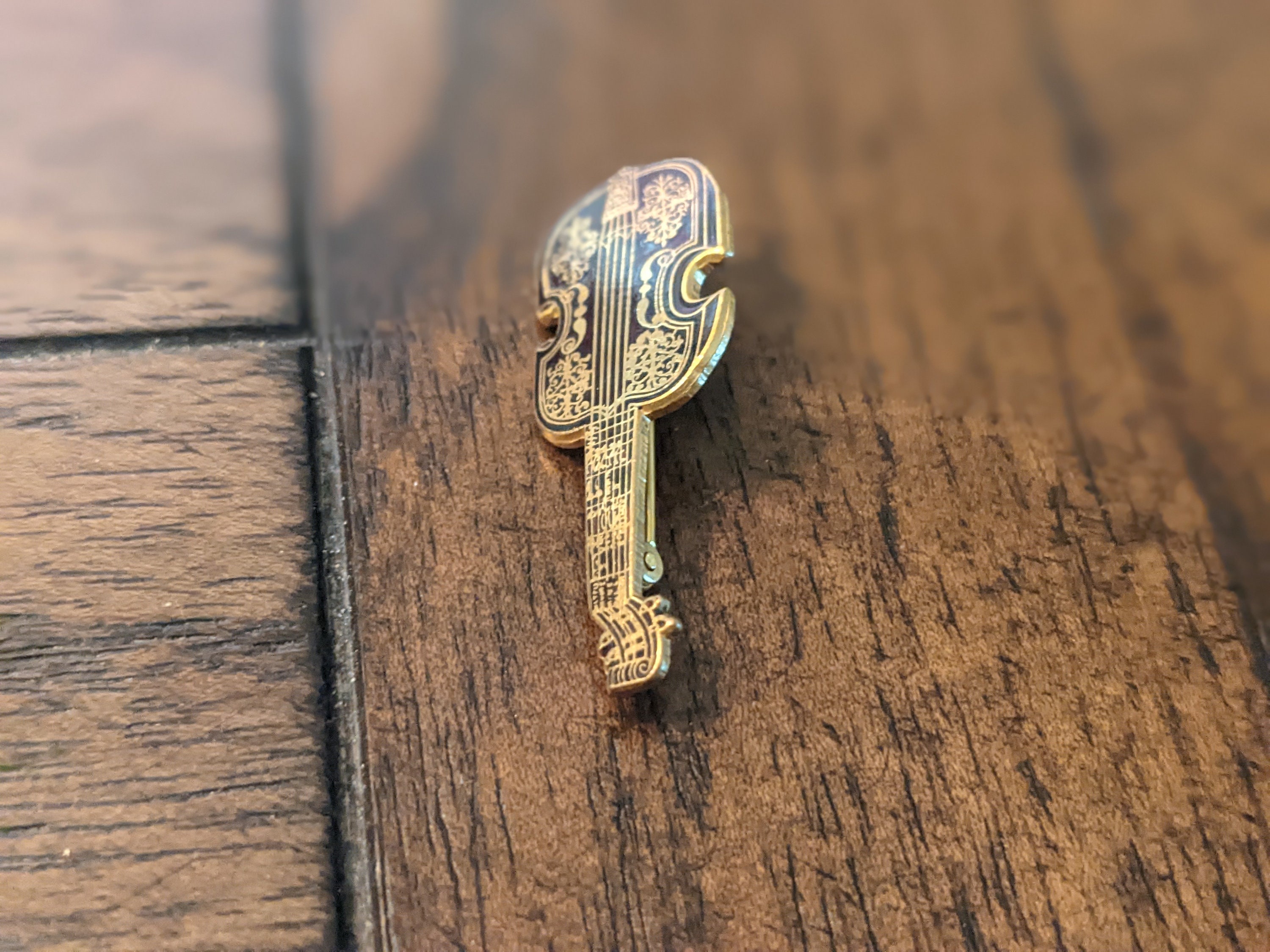 Vintage 1985 MMA Metropolitan Museum of Art Violin Guitar Gold Black ...