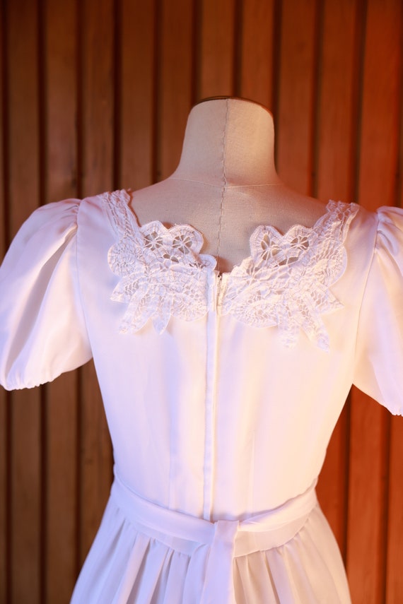 1970's Crepe dress with Battenburg lace trim - Gem