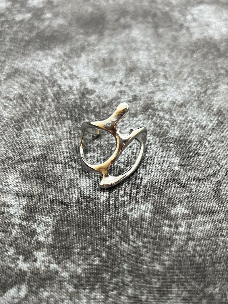 Minimalist Silver Fluid Ring: Abstract Open Design, Adjustable - Etsy