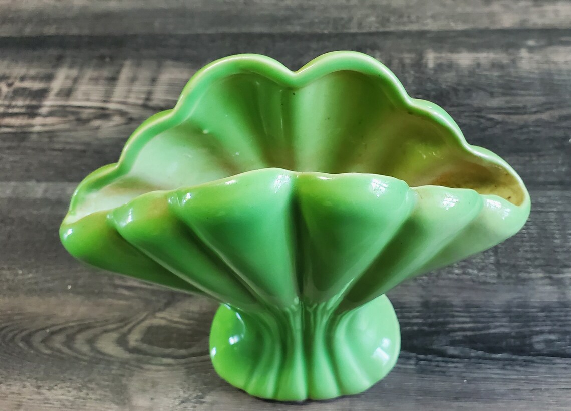 Vintage Alamo Vitreous Pottery Green Fan Vase - Etsy