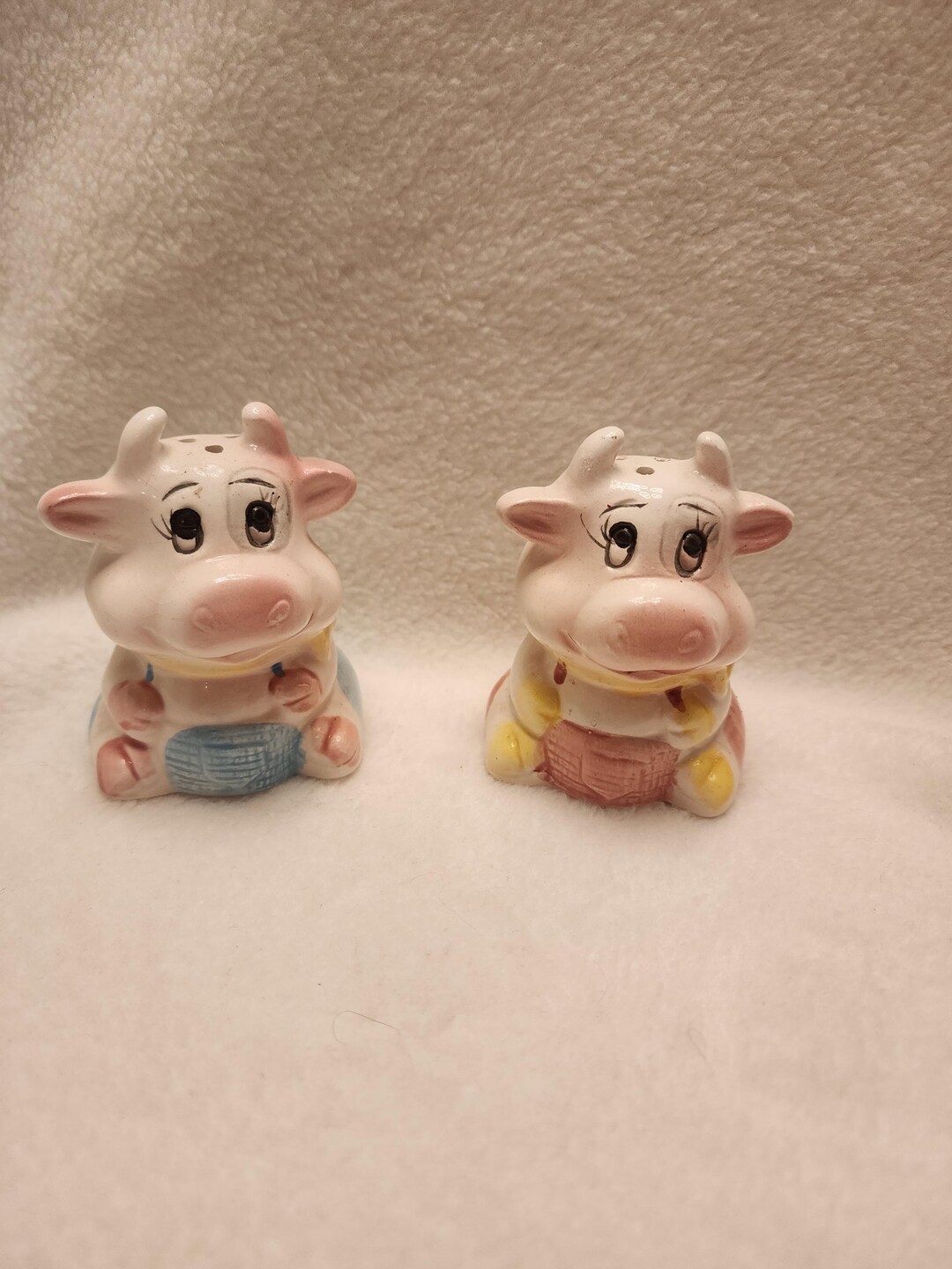 Vintage Kitchy, Farmer Cow Salt and Pepper Shakers, Kitchen Decor, Cute ...