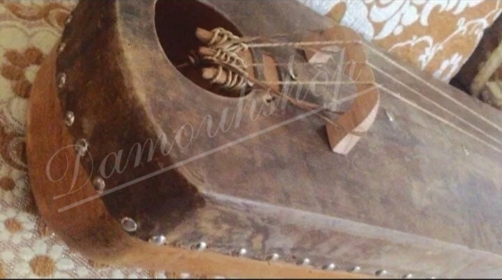 Original Instruments Gnawa Marocains, Gnawa, Musique Soul Guembri Basse ...