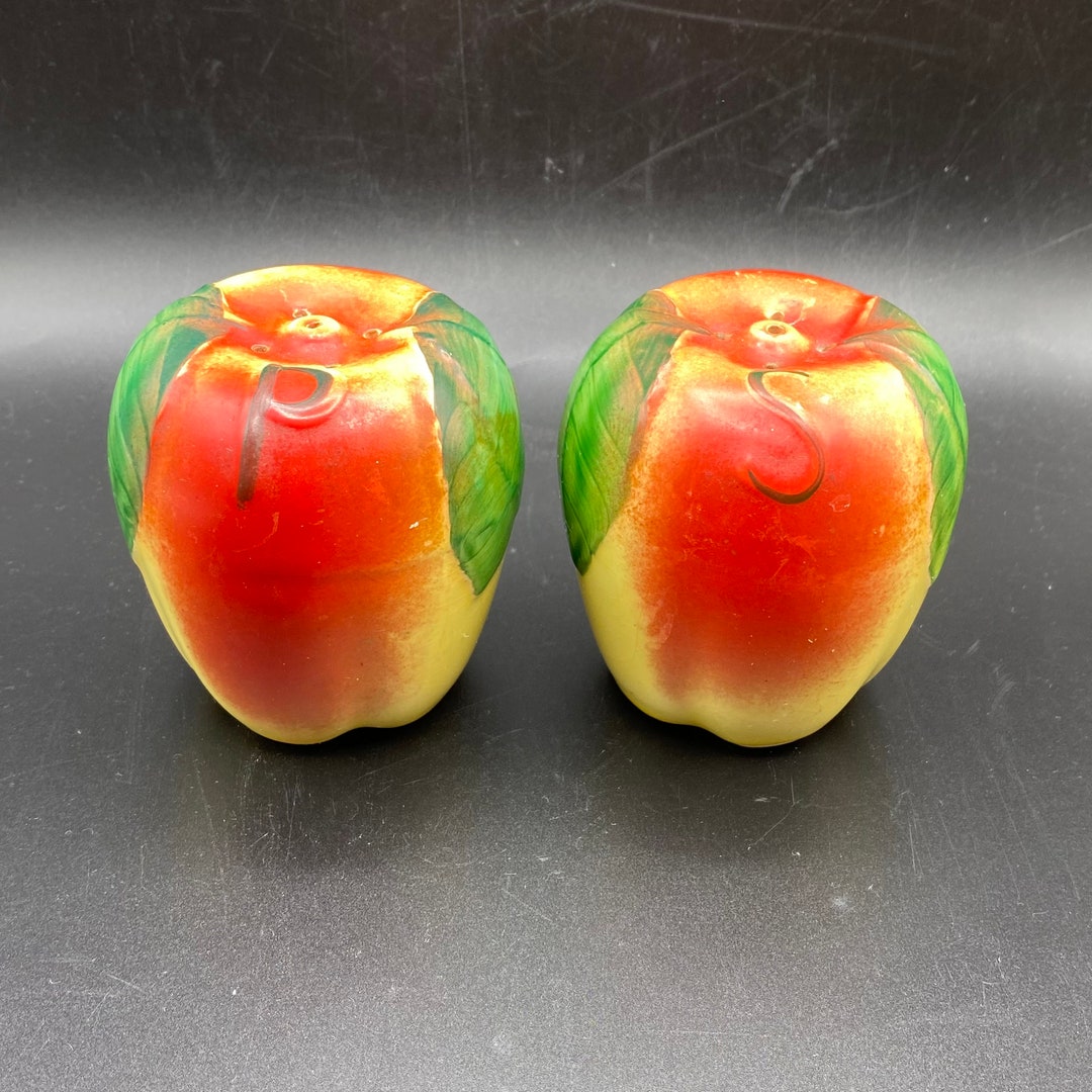 Vintage Hull Pottery Figural Apple Fruit Salt and Pepper Shaker Set ...
