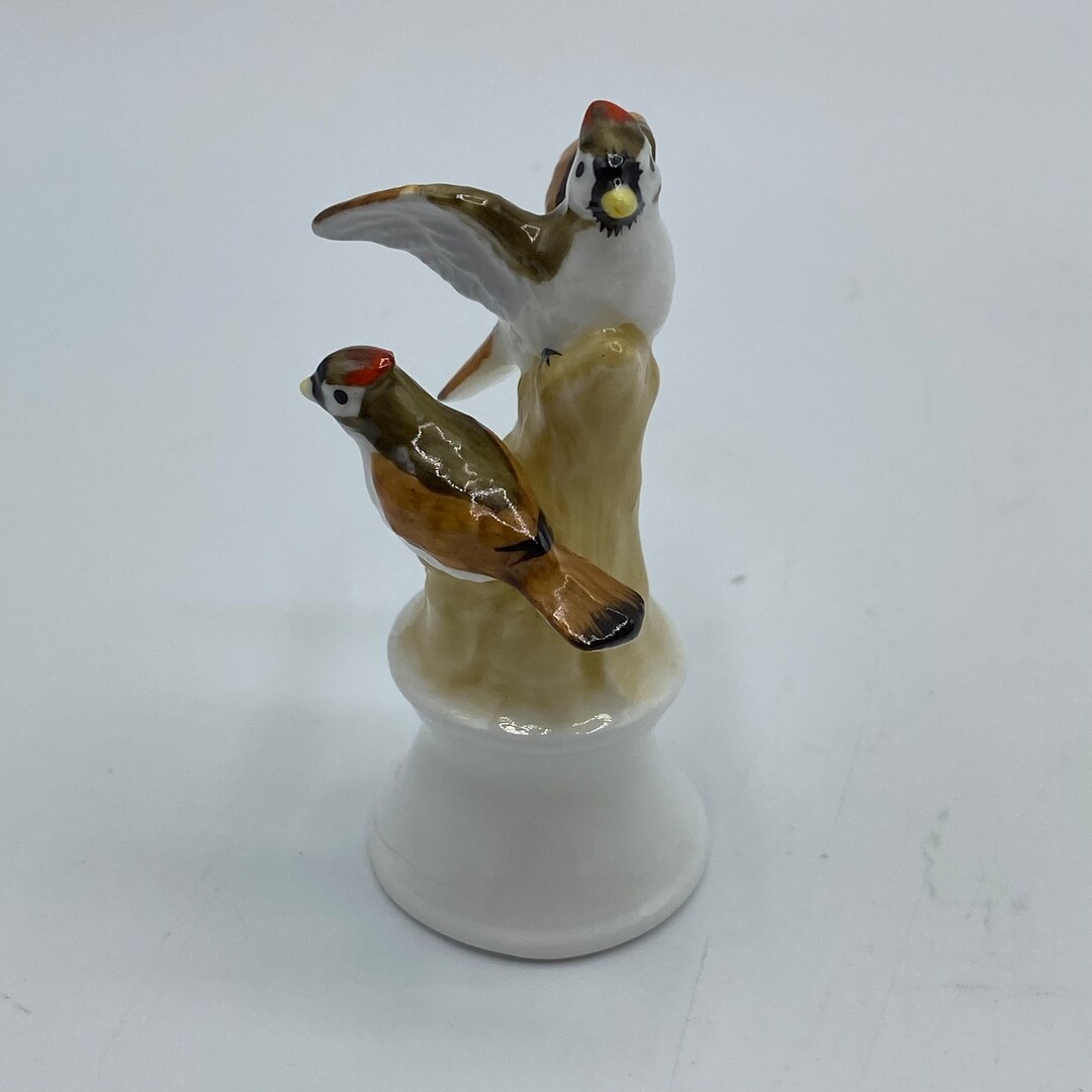 Maruri Masterpiece Bone China Bird Figurine Birds on a Stump Bone China ...