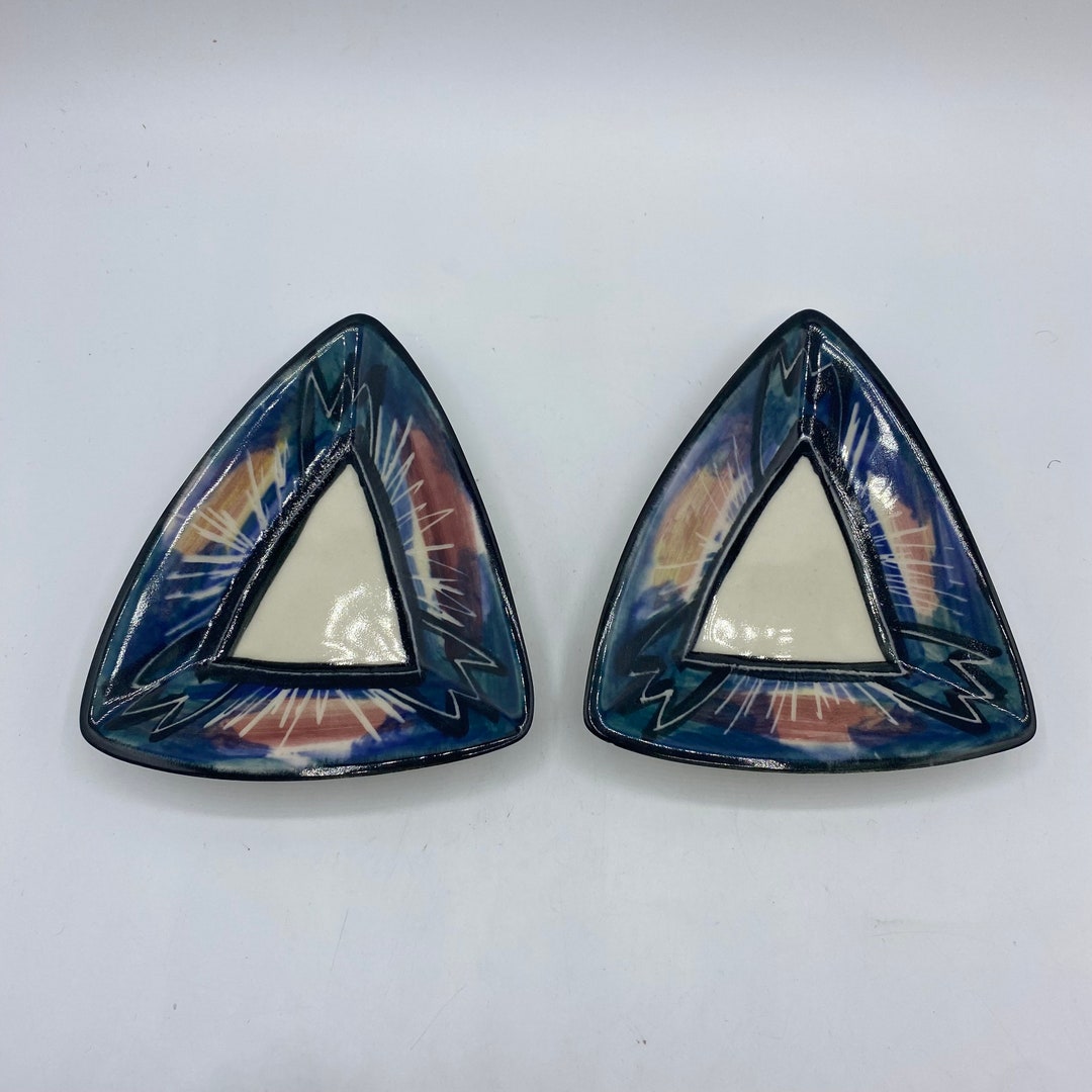 Vintage 1980s Modernist Ceramic Triangle Dish by Guy Simoneau - Etsy