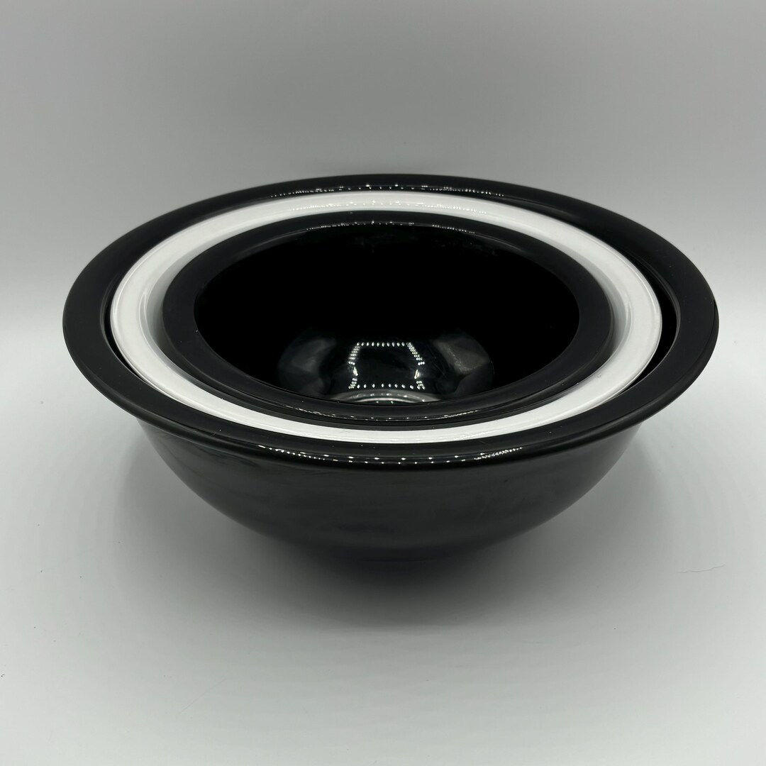 Vintage Black and White Pyrex Clear Bottom Nesting Mixing Bowls Set of ...