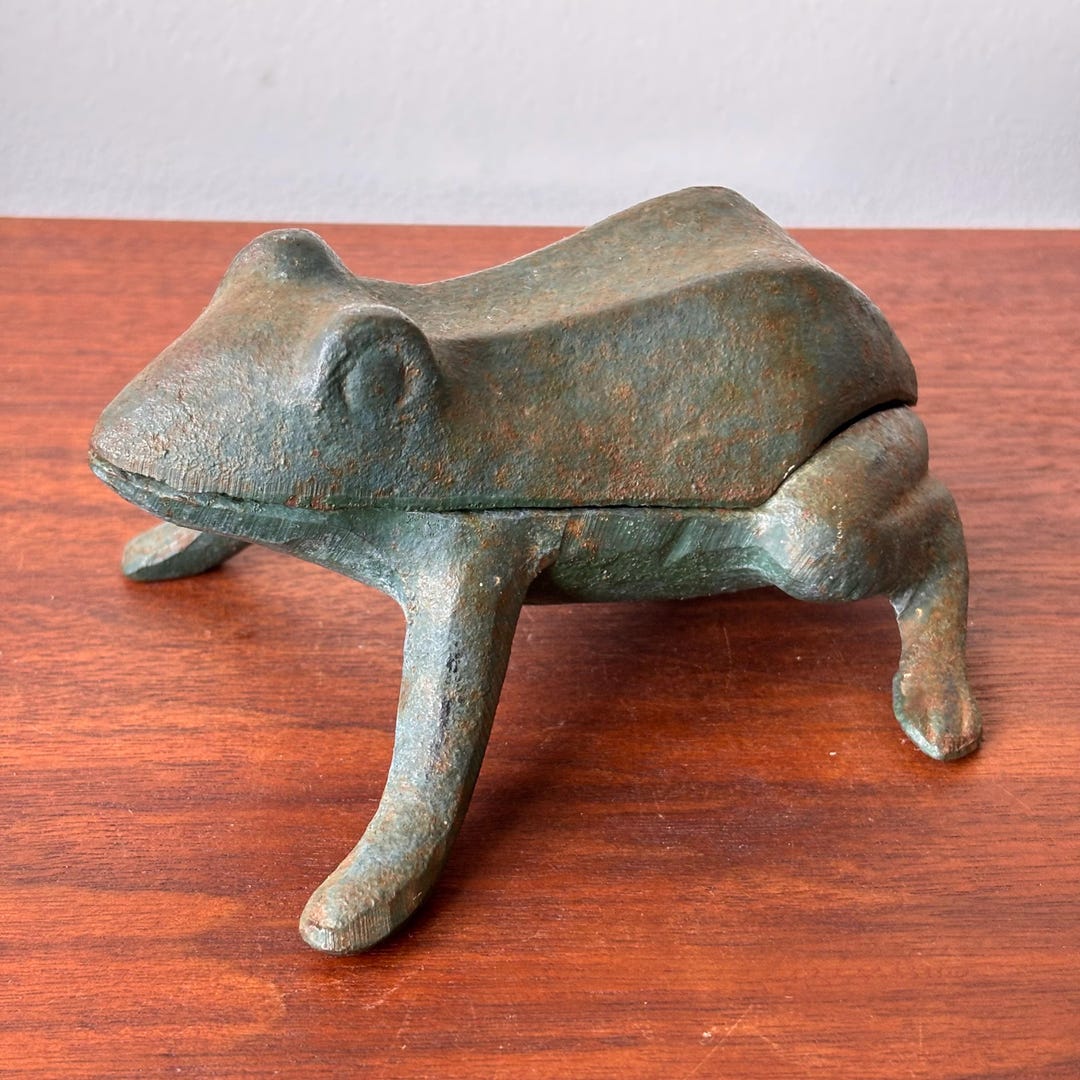 Vintage Cast Metal Green Frog House Key Hider, Metal Frog Garden Decor ...
